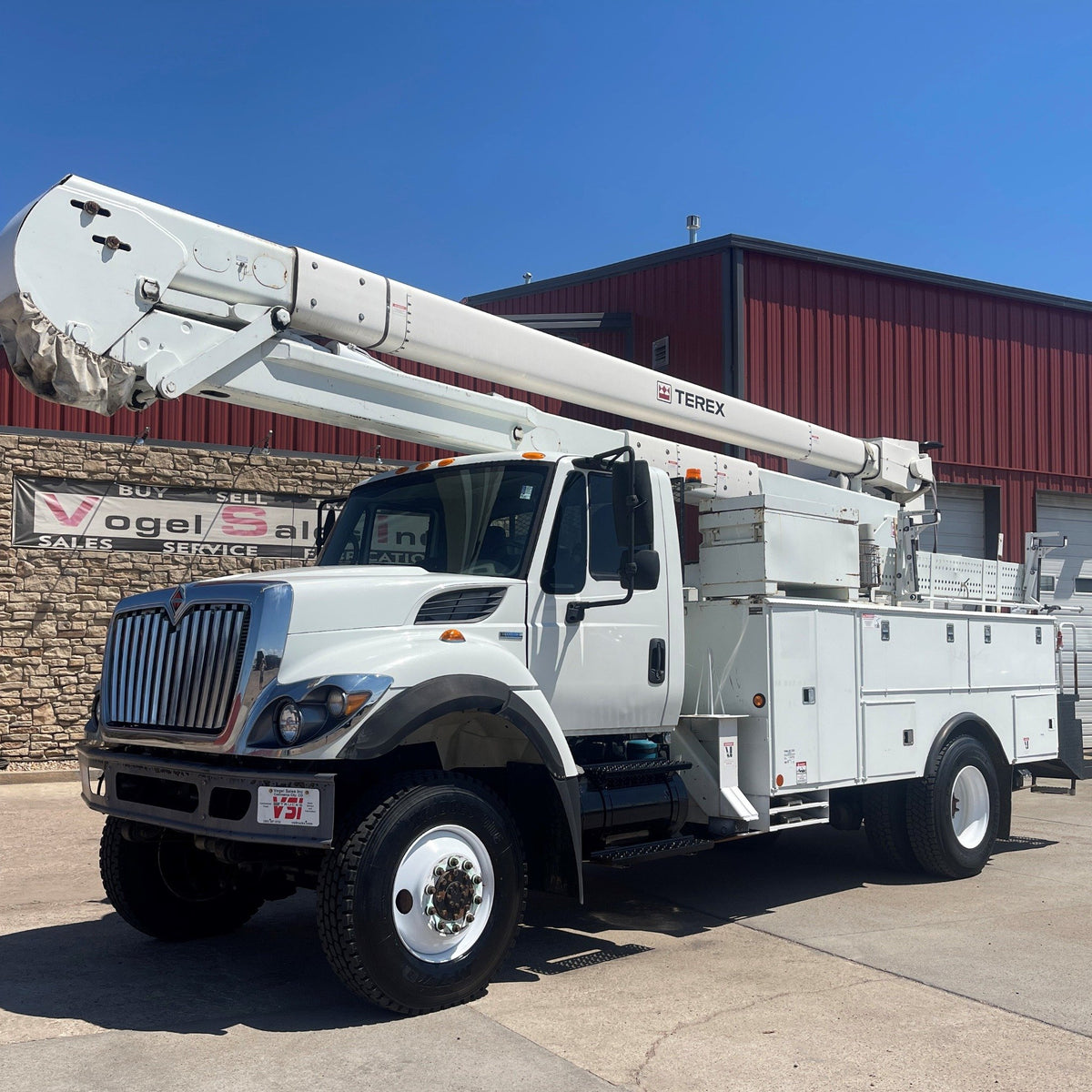 2008 International 7400 SFA 4x4 Bucket Truck – My Store